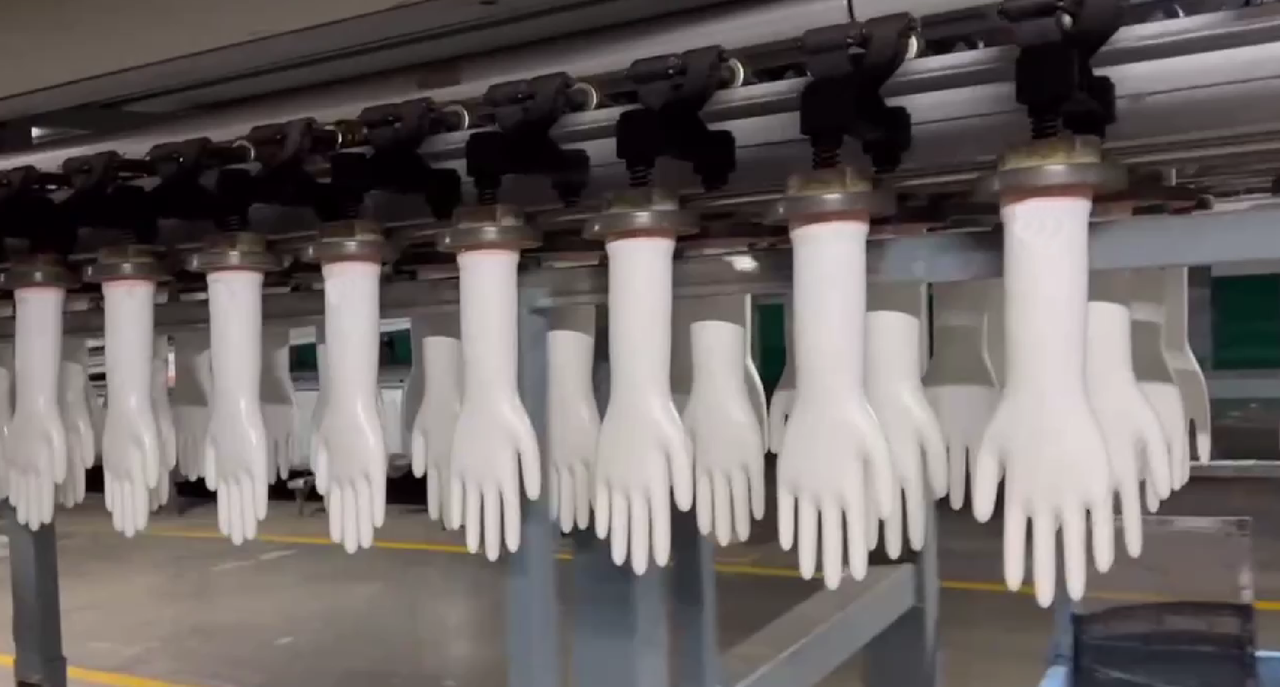 Successful development of Sharklet micro-nano ceramic gloves mold ...